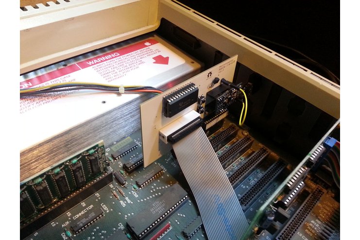 RetroConnector keyboard interface for Apple IIe from option8 on Tindie