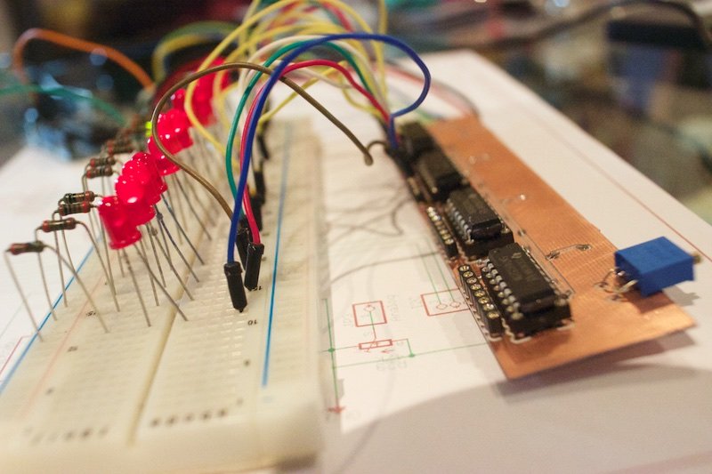Daisy-chained Shift Registers Board Arduino kit