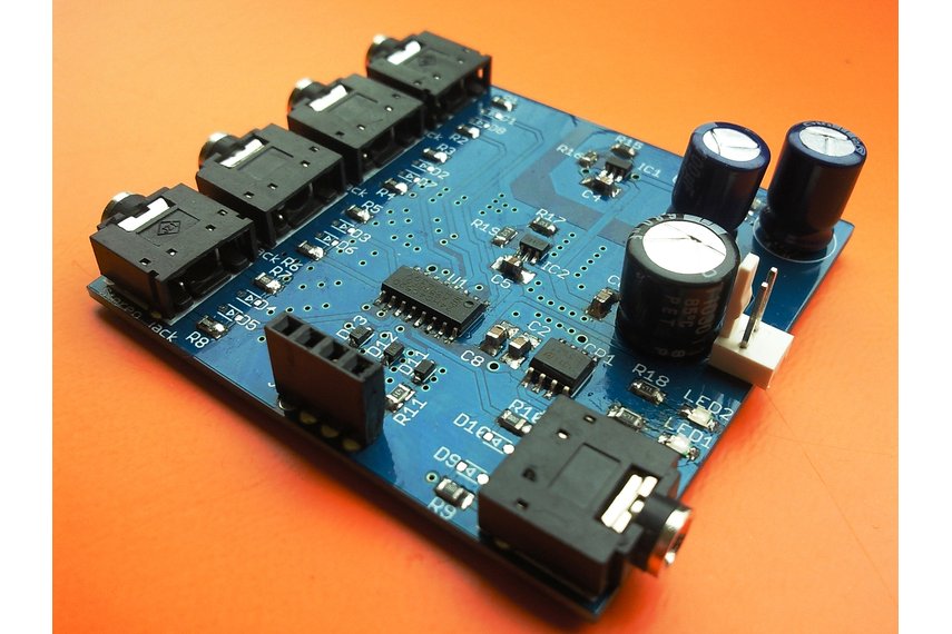 4-channel analog multiplexer/demultiplexer from Chichomecho on Tindie